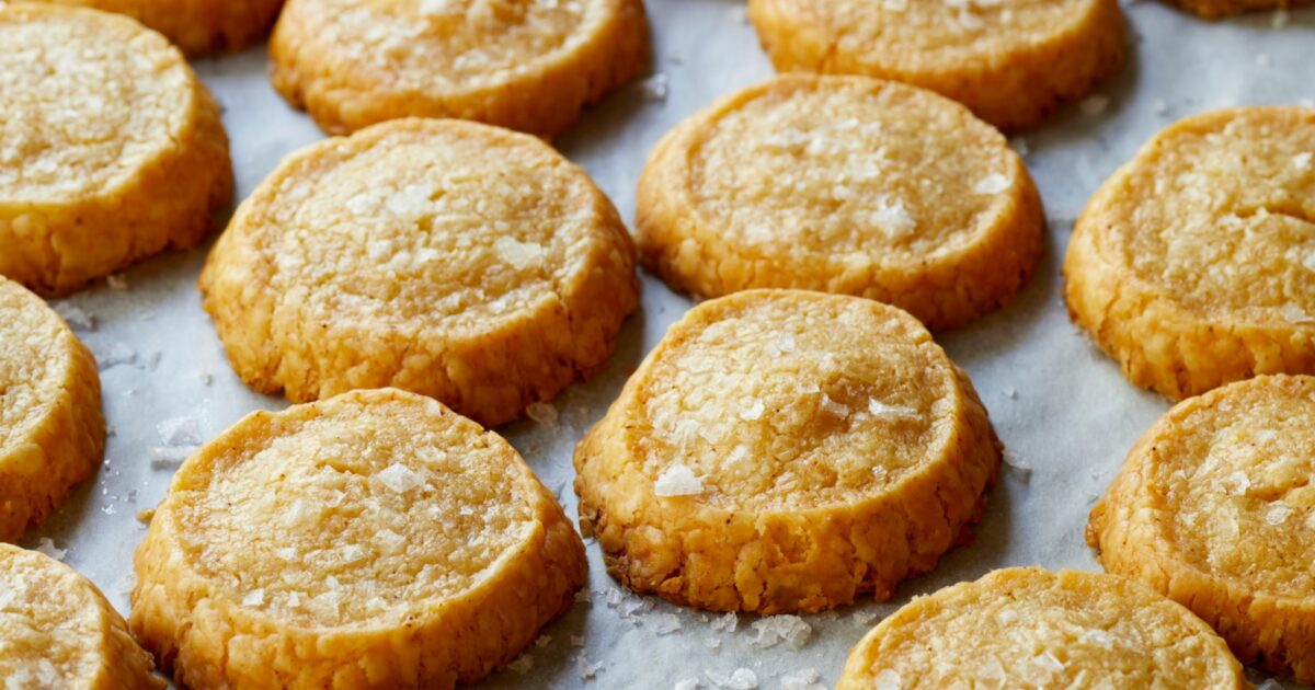 Barefoot Contessa | Chipotle Cheddar Crackers | Recipes